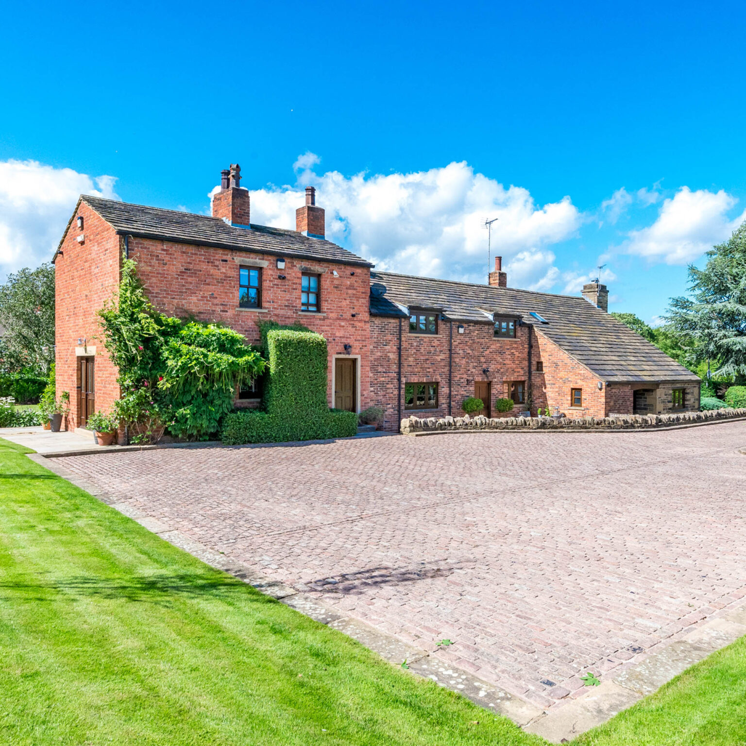 Our Unique Homes – Mr & Mr Child